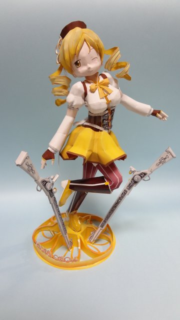 Paper Crafters: Puella Magi Madoka Magica - Mami Tomoe Papercraft