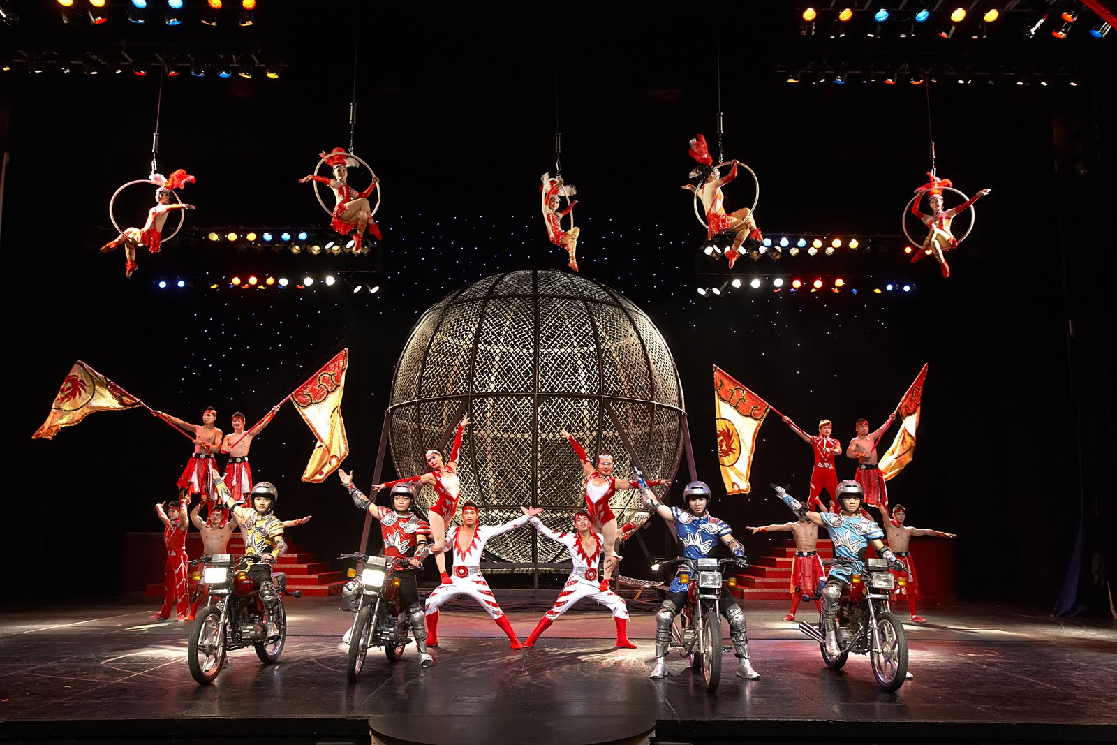 ChiIL Mama : What's Better Than A 3 Ring Circus?