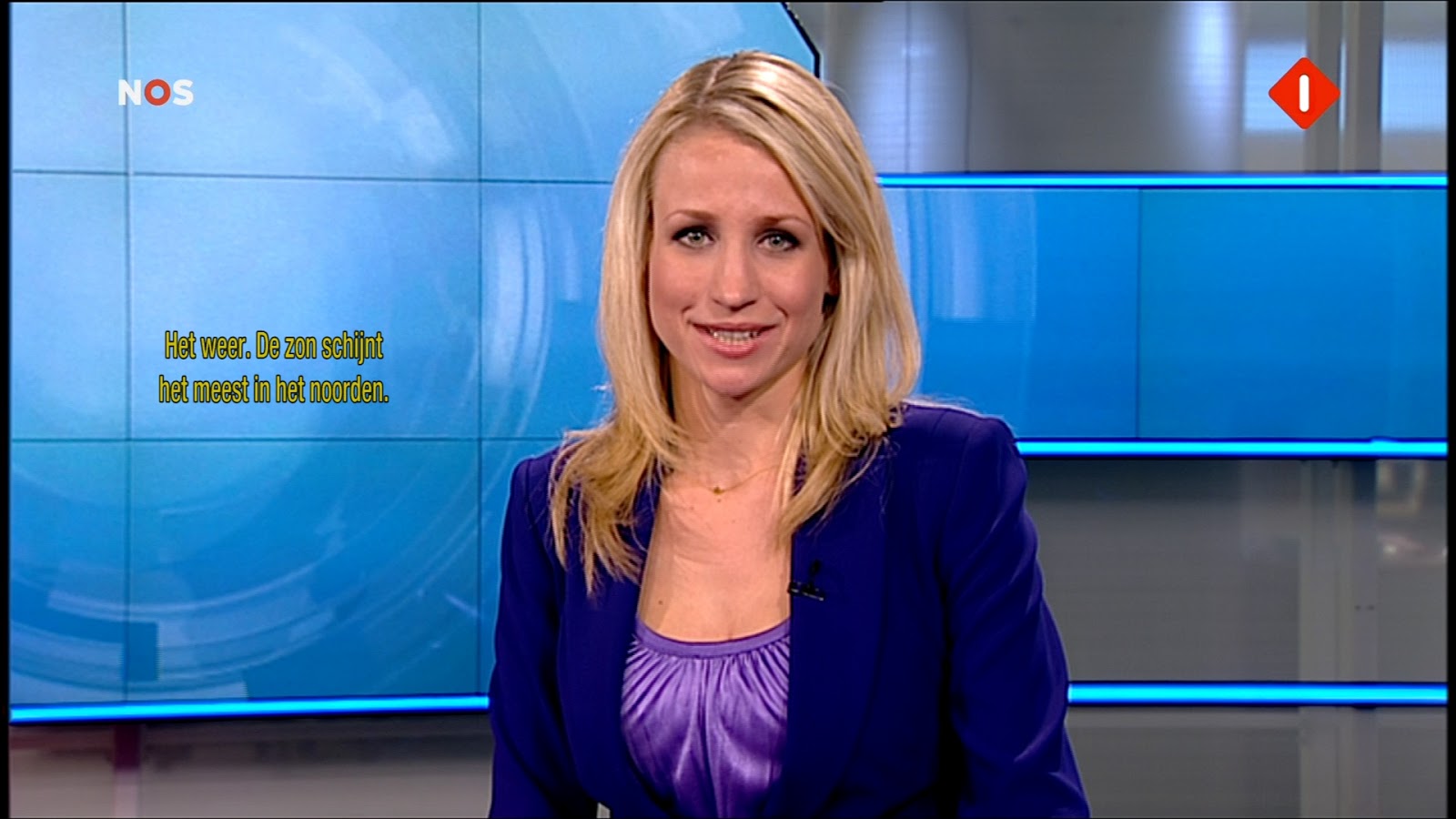 Dionne Stax: Nieuwe NOS Journaal presentatrice Dionne Stax tijdens ...
