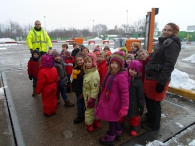 Naar het containerpark | Leefschool Dagpauwoog