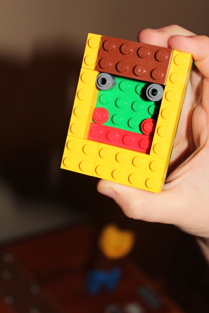 LEGO Quest Kids: Self Portrait Photos