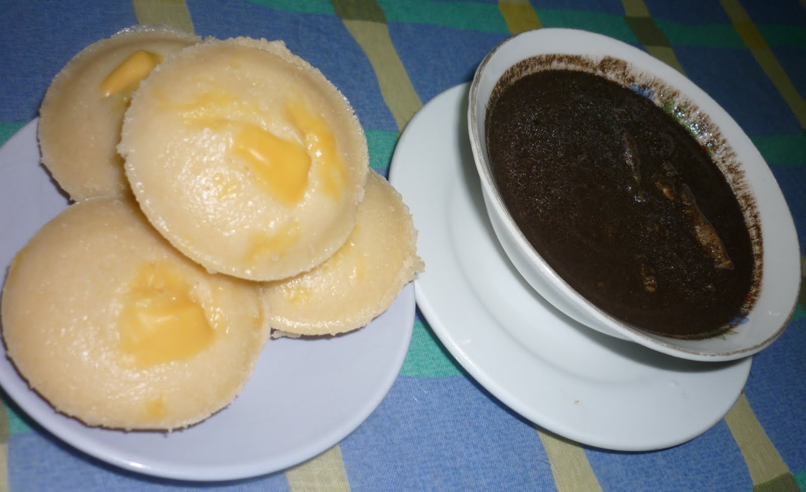 Sweet Macaroons: puto at dinuguan