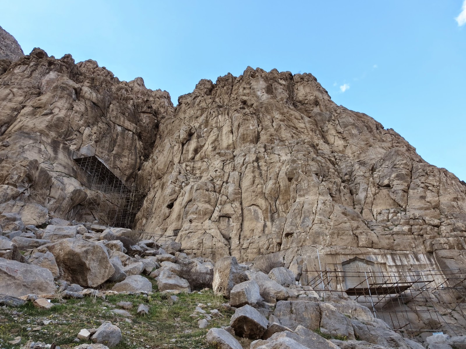 Persiana-Travels in Iran: Bisotun and Taghe Bostan