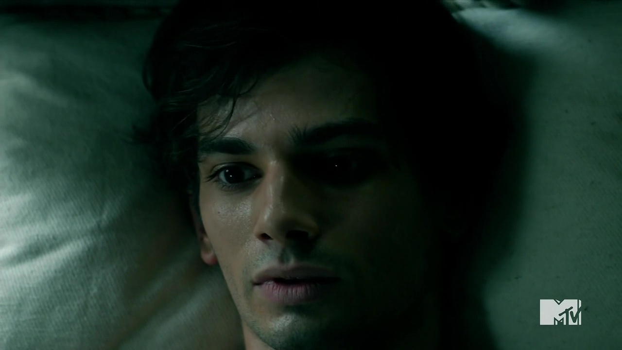 ausCAPS: Marcus Vanco shirtless in The Shannara Chronicles 1-07 "Breakline"