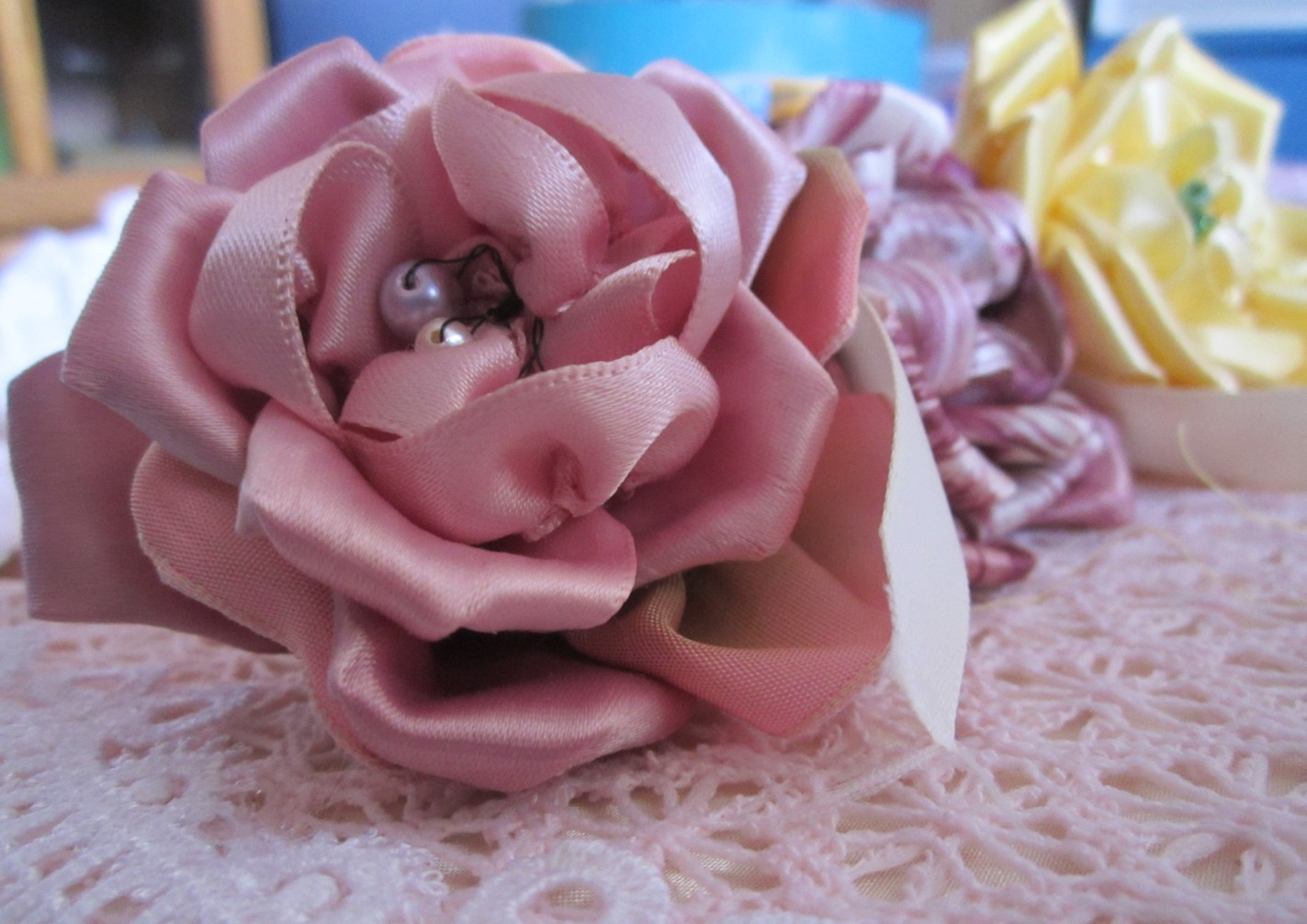 Ravings of a Mad Crafter: Ribbon Roses the Sequel