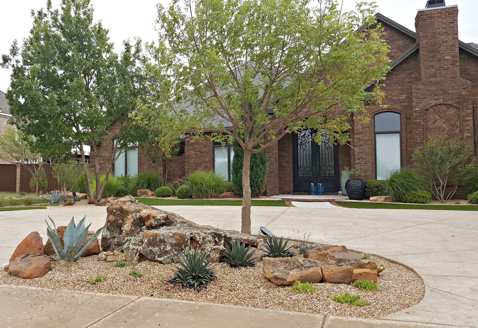 Penny's Vintage Home: Adding Curb Appeal with Rock....Rockin' front yards