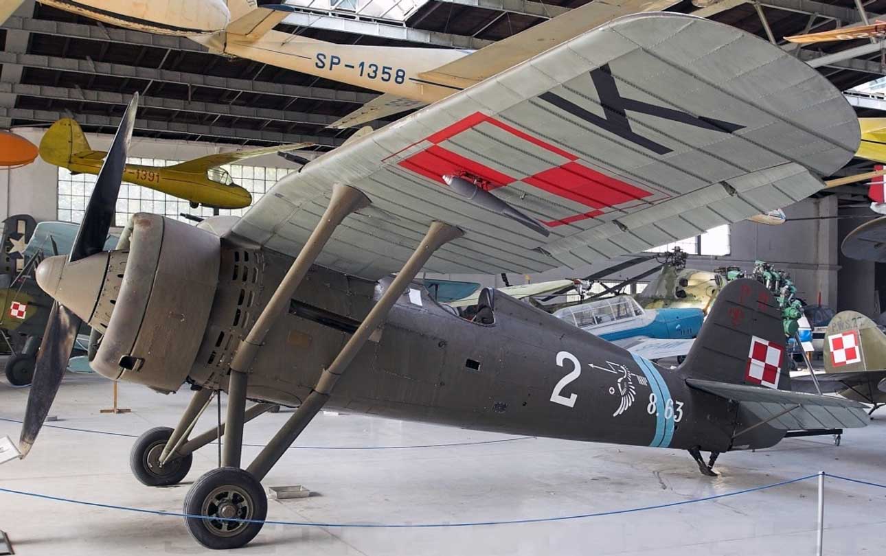 nhungdoicanh: PZL P-11