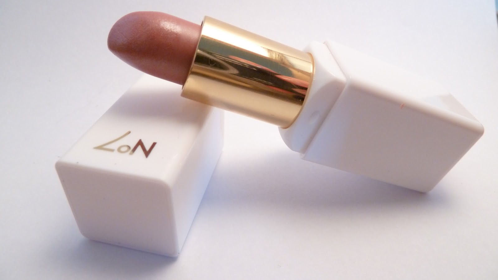 Brush up and Make-up!: No7 Limited Edition Spring 2012 Collection