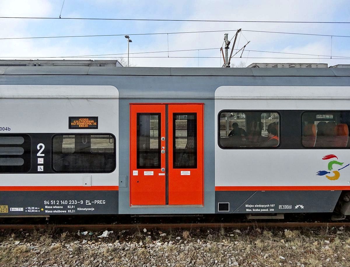 Zimowy elf EN96-004 na stacji Kielce | Kolejowe Kielce