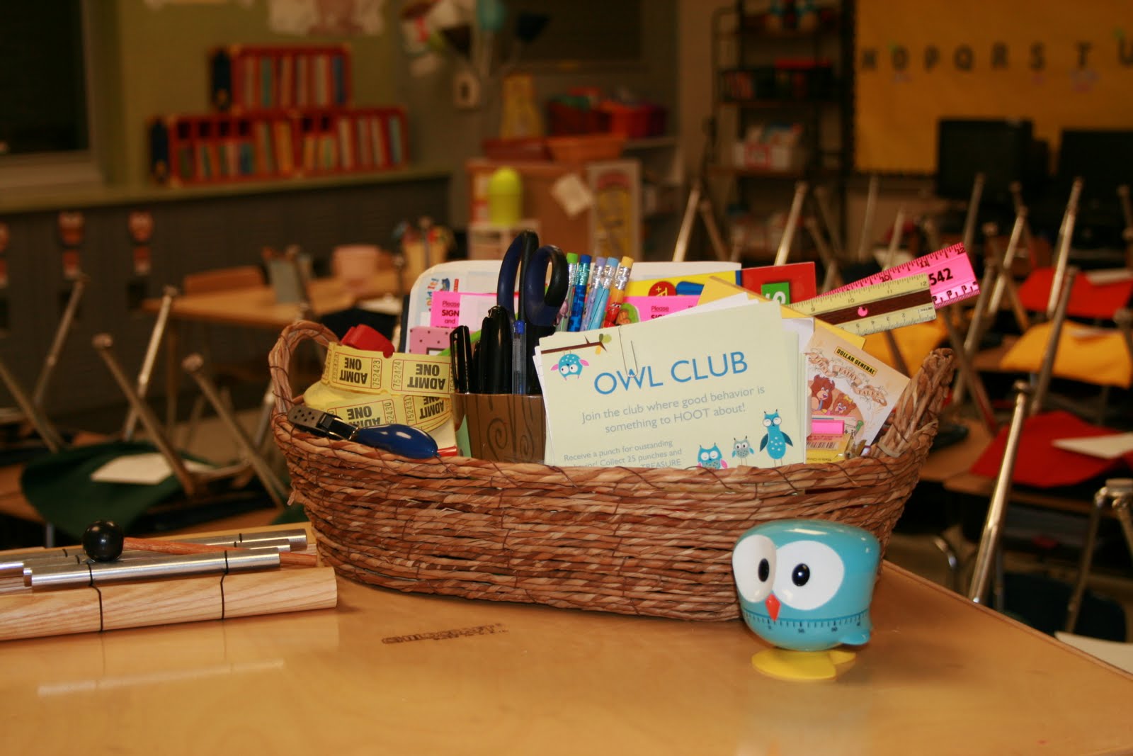 The Cole Train: First Grade's A Hoot! A look into my classroom!