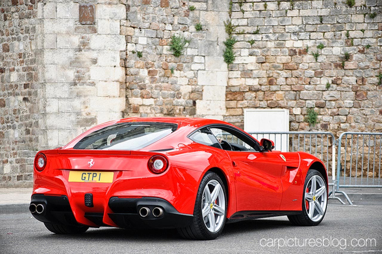 Ferrari Araba Resimleri: En güzel Ferrari Wallpaperları