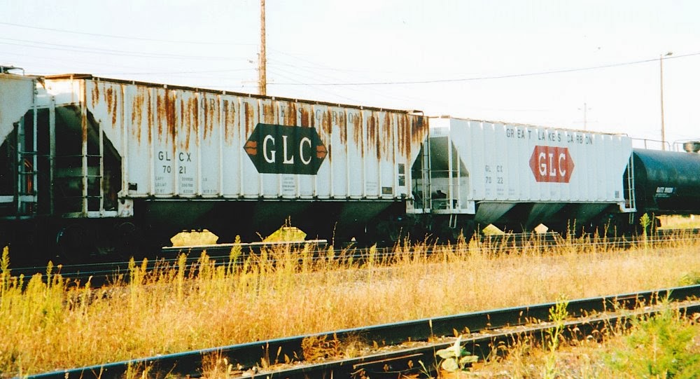 Trackside Treasure: Great Lakes Carbon Covered Hoppers