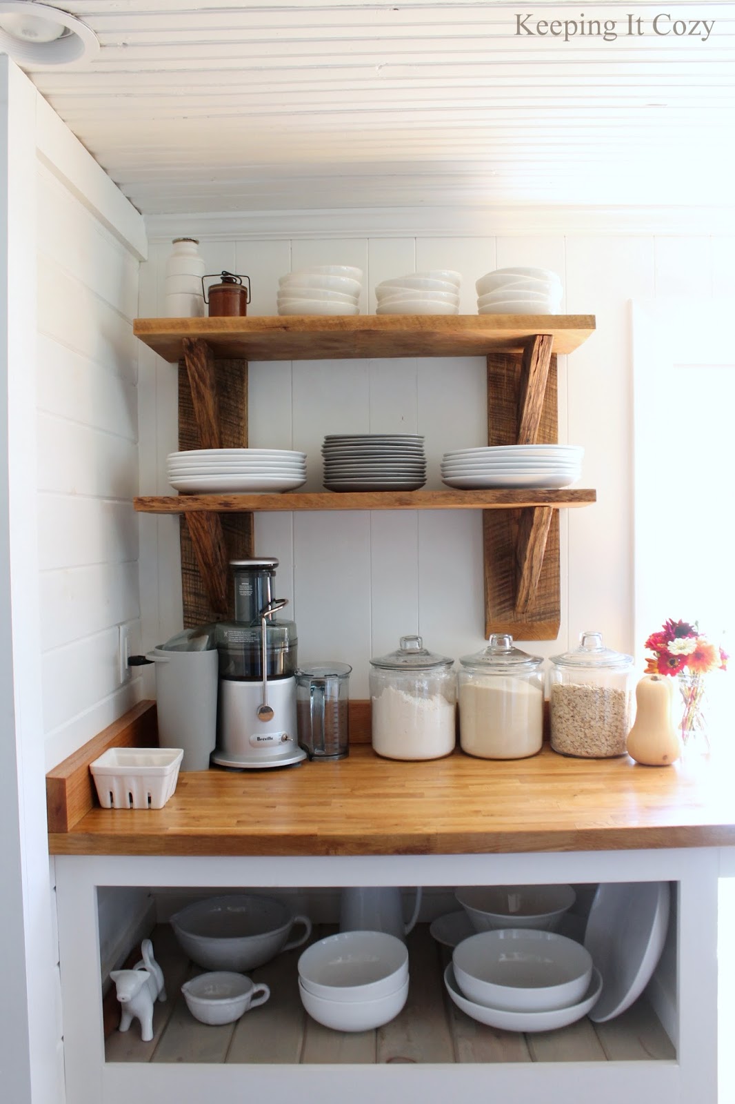 Keeping It Cozy: Kitchen Scenes