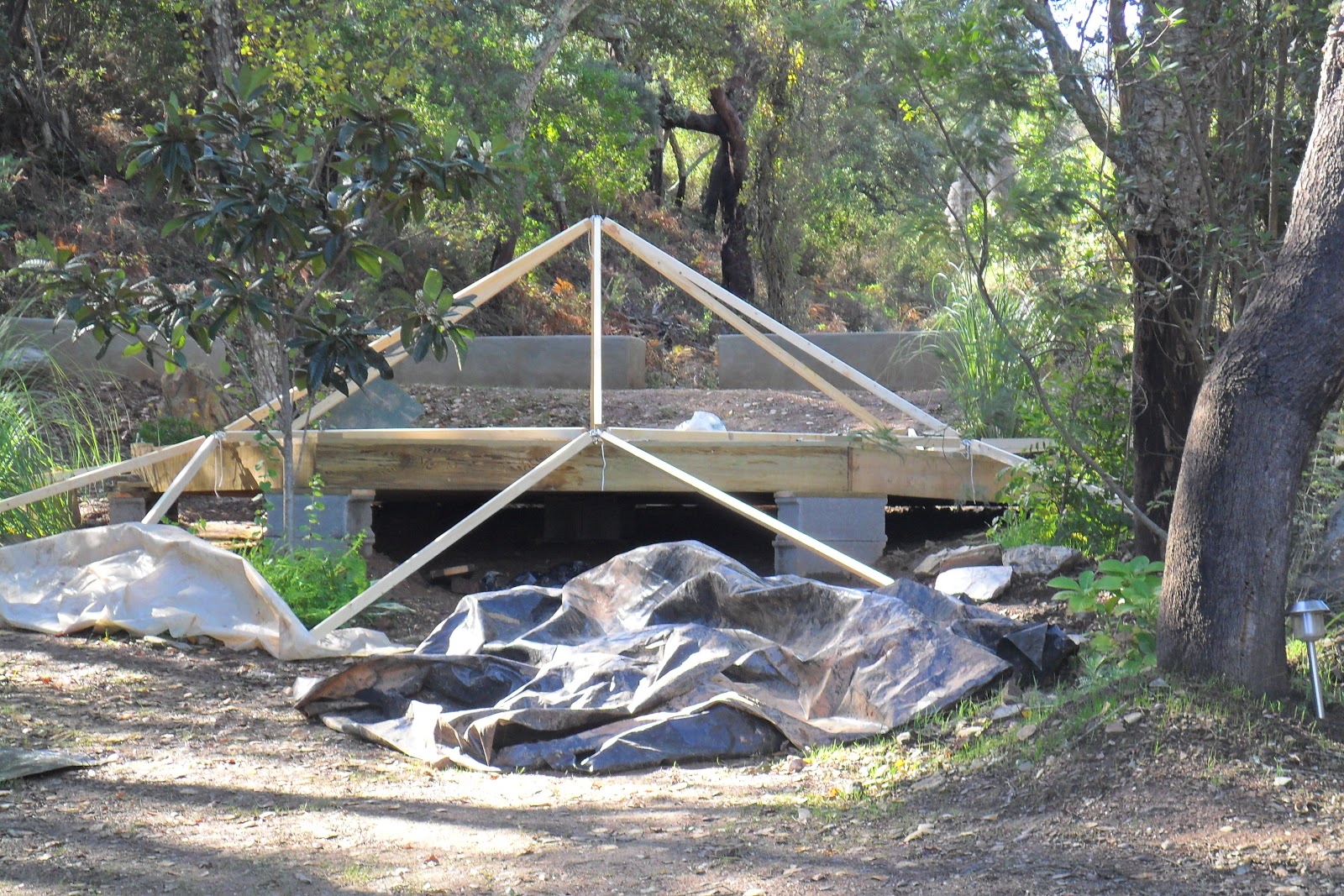 NEW PARADIGM DESIGNS & CAMELEON CLOTHES: Monte Sahaja Portugal ...