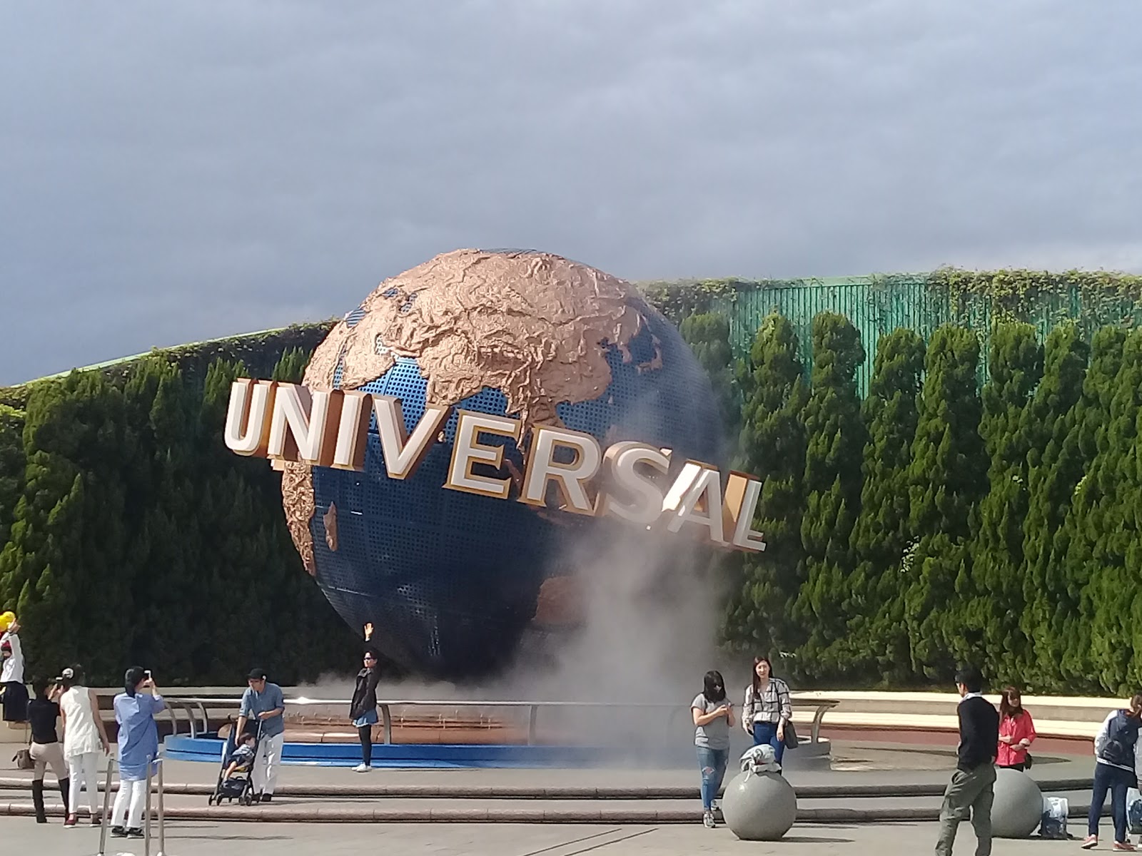 LEXICAL CROWN: A TASTE OF OSAKA'S UNIVERSAL STUDIOS