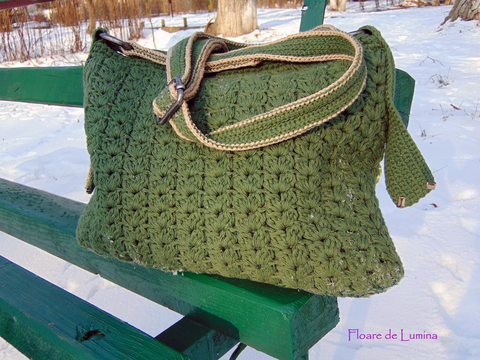 Floare de Lumina: Traista cu povesti - genti si posete crosetate manual ...