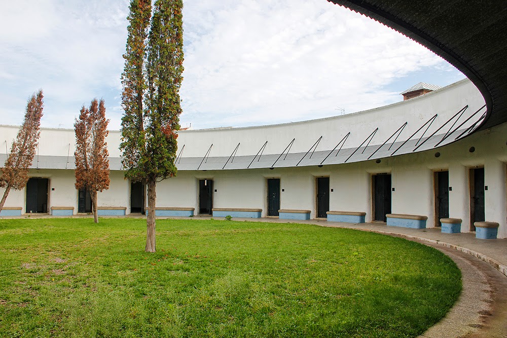artbouillon: Patients as Painters in a Portuguese Panopticon