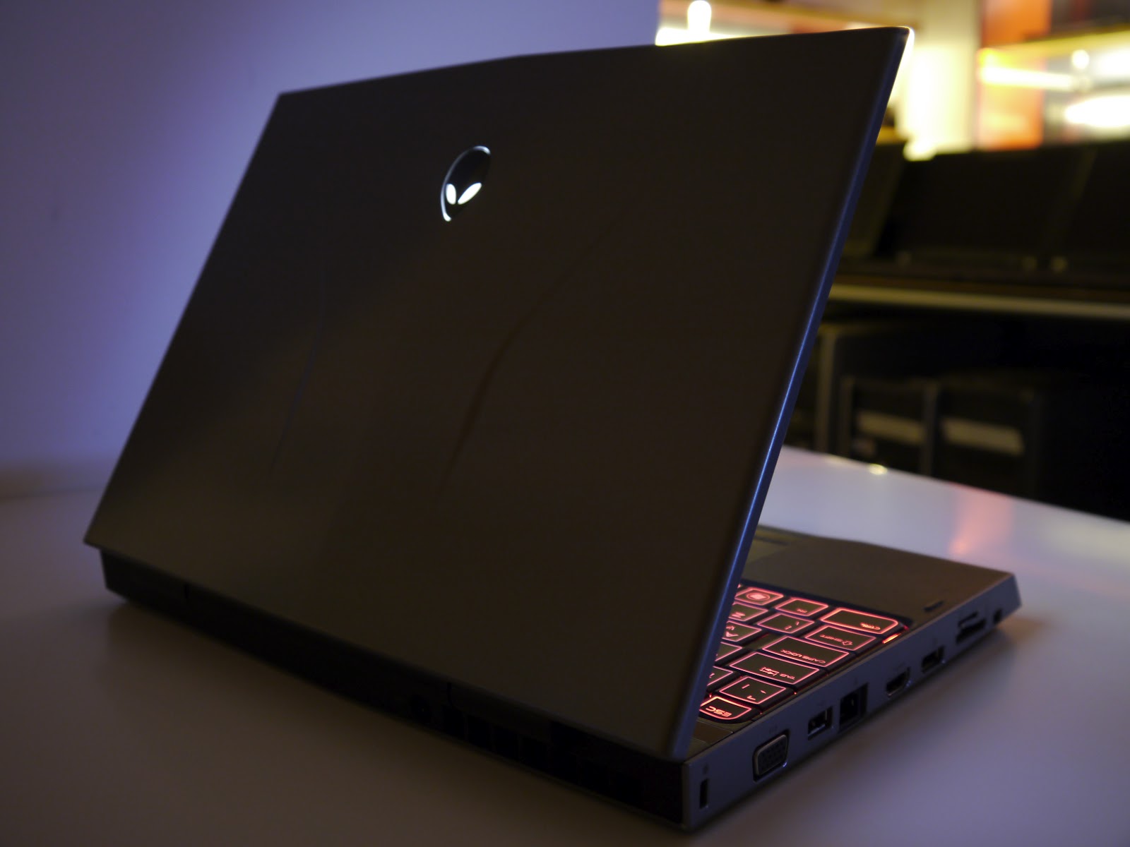 Alienware M11x - game-шампионът в ултра-лека категория | Retro-PC-Mania ...