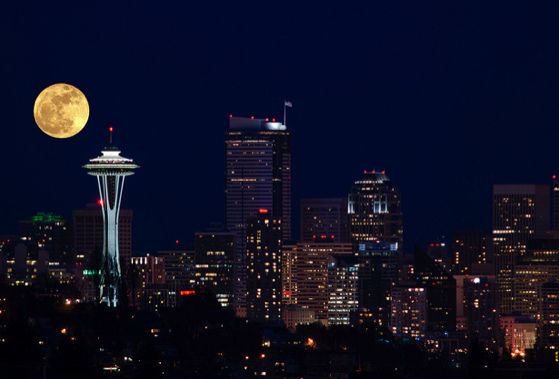 PictoVista: Beautiful Supermoon Photos In 50 Different Places Around ...