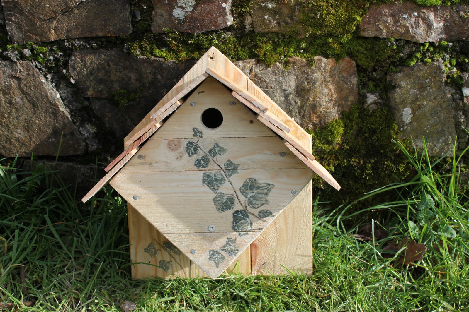 DIY Nesting Box for Blue Tits, Chickadees, Pied Fly Catchers, Sparrows ...