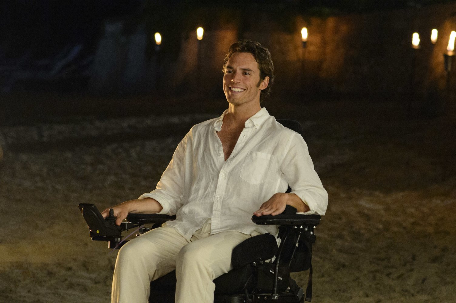29 New Images from ME BEFORE YOU Starring Emilia Clarke and Sam Claflin ...