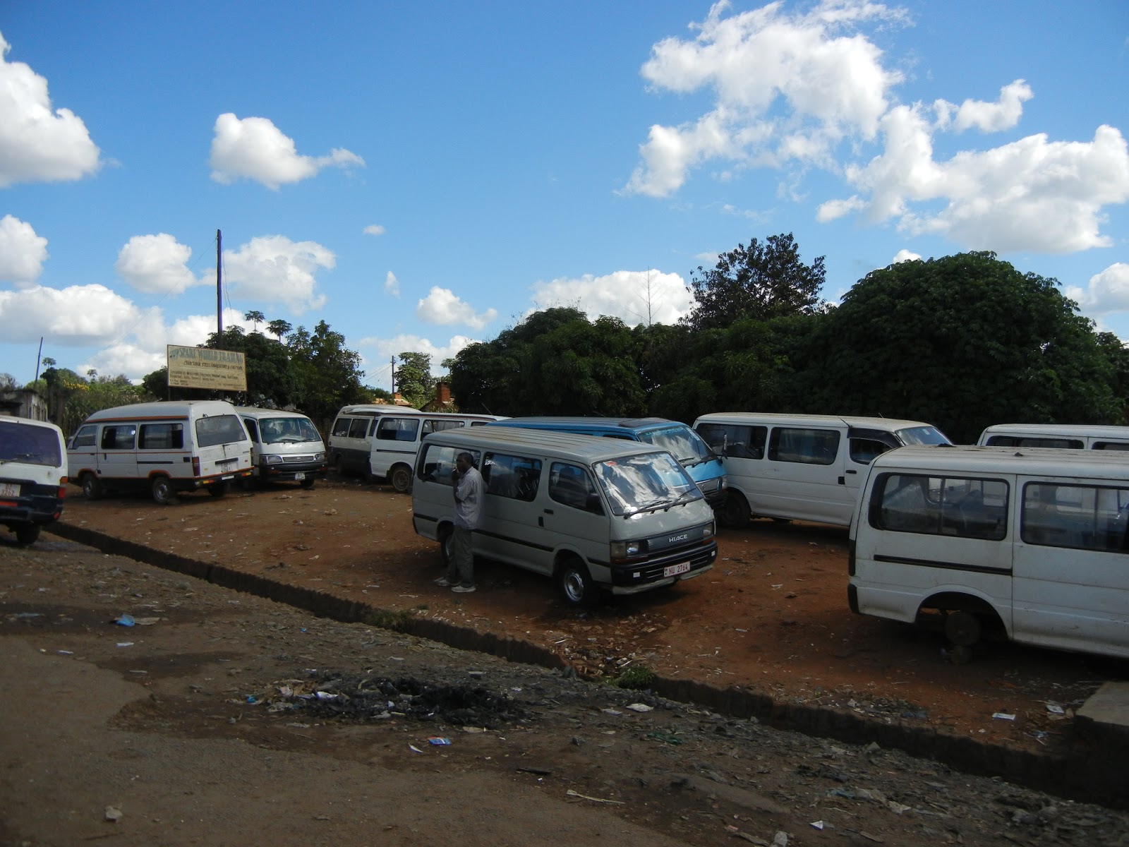 Leo in Malawi: March 29 - Bus station in Lilongwe