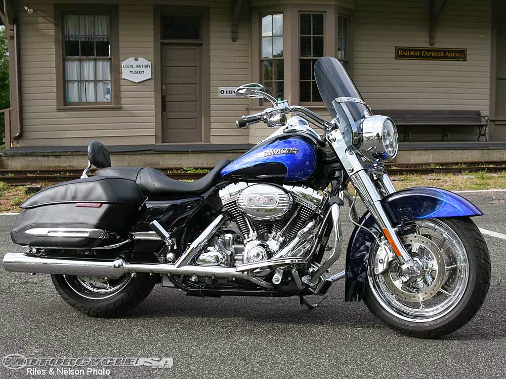 PhilosFX: A Brief Illustrated History of the Harley-Davidson Road King FLHR