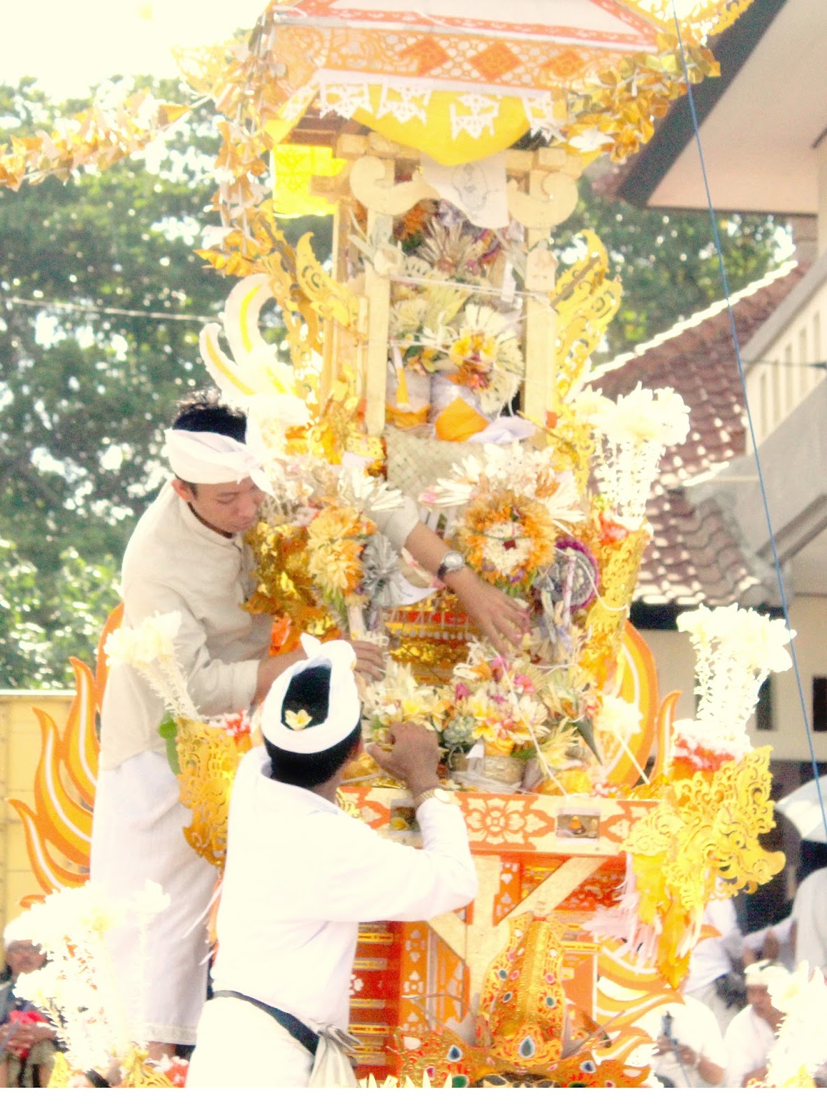 Upacara Pitra Yadnya (Memukur) Menyucikan Roh Leluhur