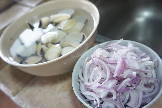 Say My Kitchen: One Pot Pasta with White Clams, Baked Salmon Belly ...