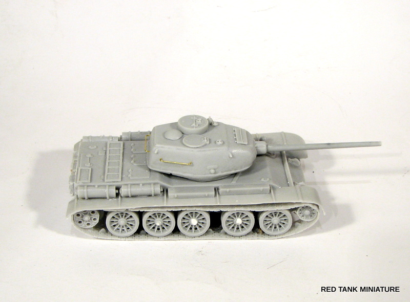 Gulumik Military Models: T-44 second variant prototype T-44A 1/72
