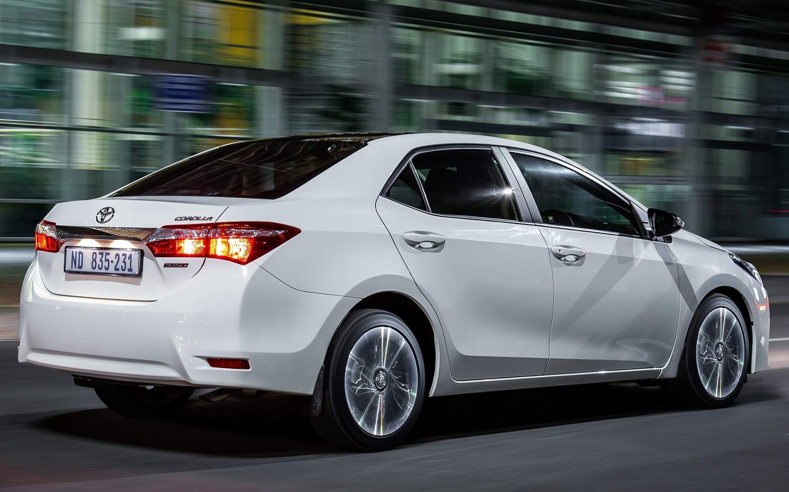 Toyota Corolla ganha versão com teto preto - África do Sul