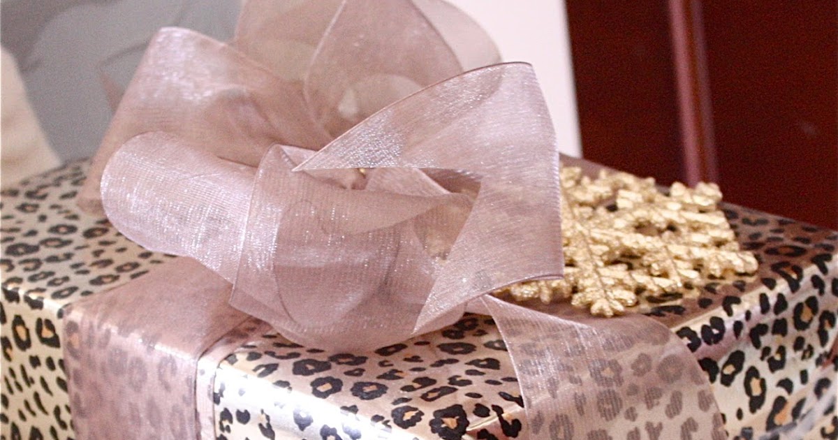 The Yellow Cape Cod: Easy Custom Gift Wrap Solution