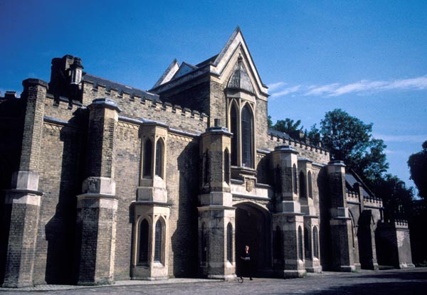 The Intrepid Tourist: London: Highgate Cemetery, Victorian Splendor for ...
