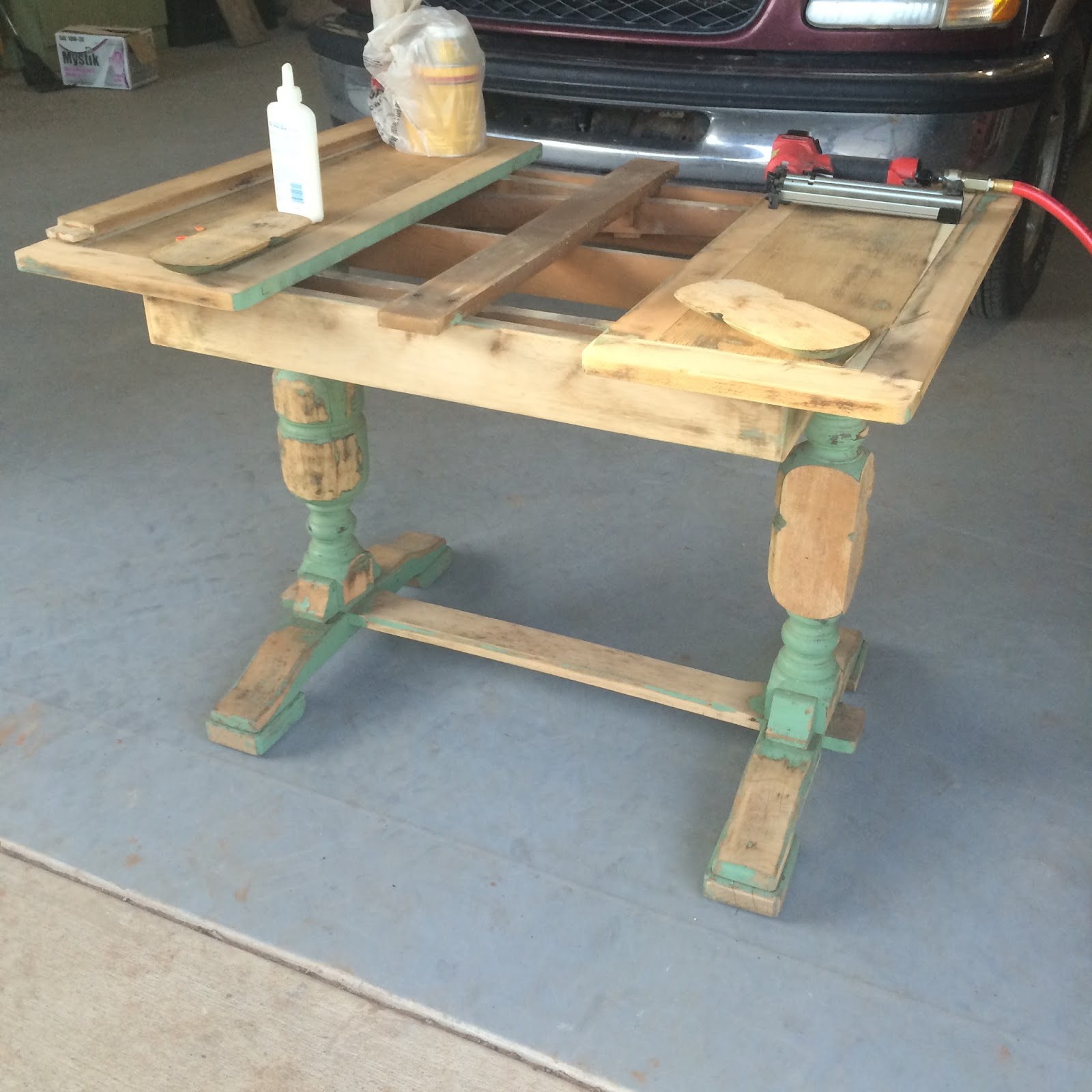 Barn Chic Designs: Chevron Trestle Card Table