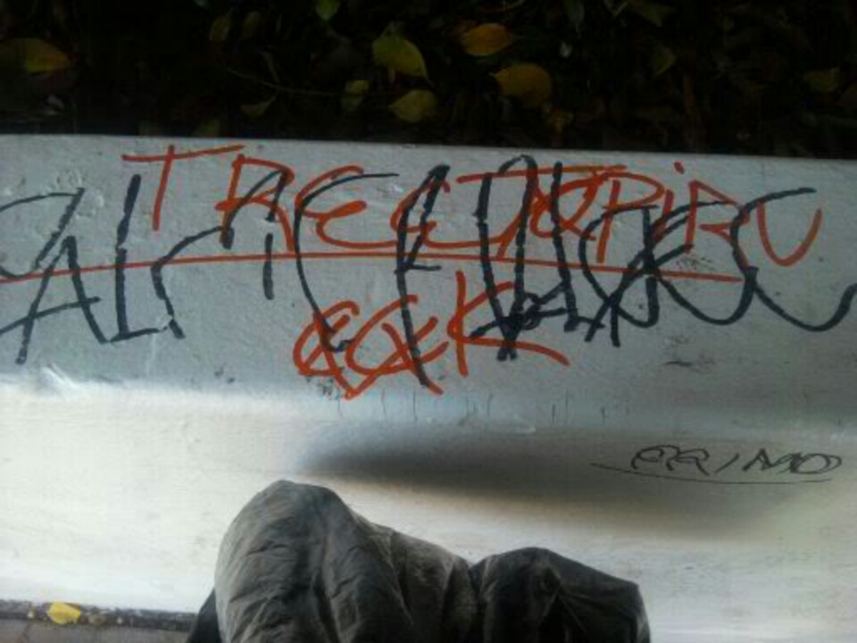 blood gangs graffiti: Tree top piru ( compton , TTP )