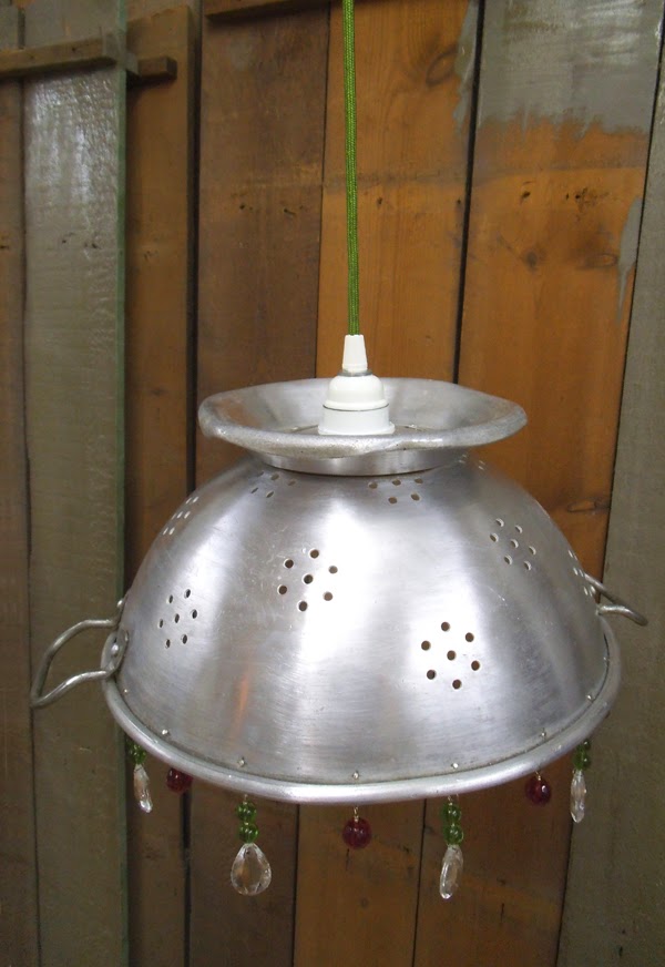 1Unik in Action: Whimsical Colander Lamp