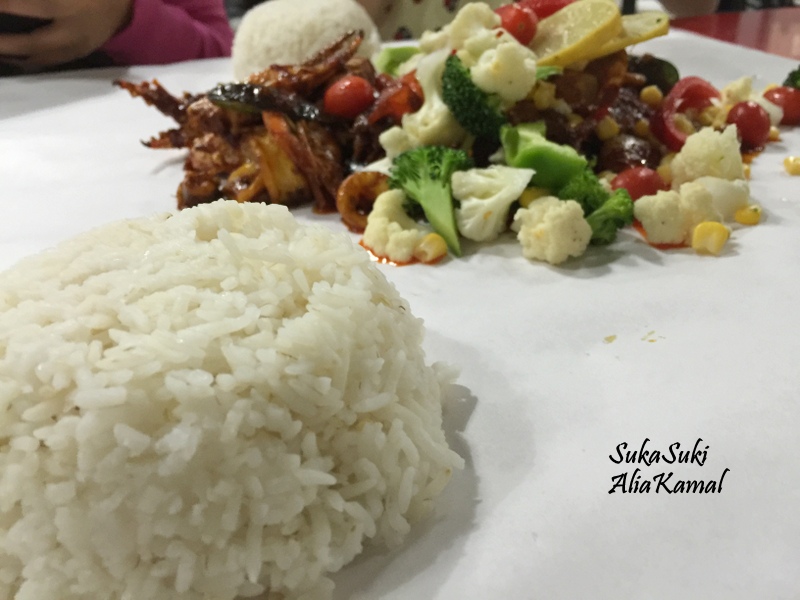 SukaSuki: SHELL-A-BRATION DI KEDAI MAKAN TOK MAT, TAMBUN