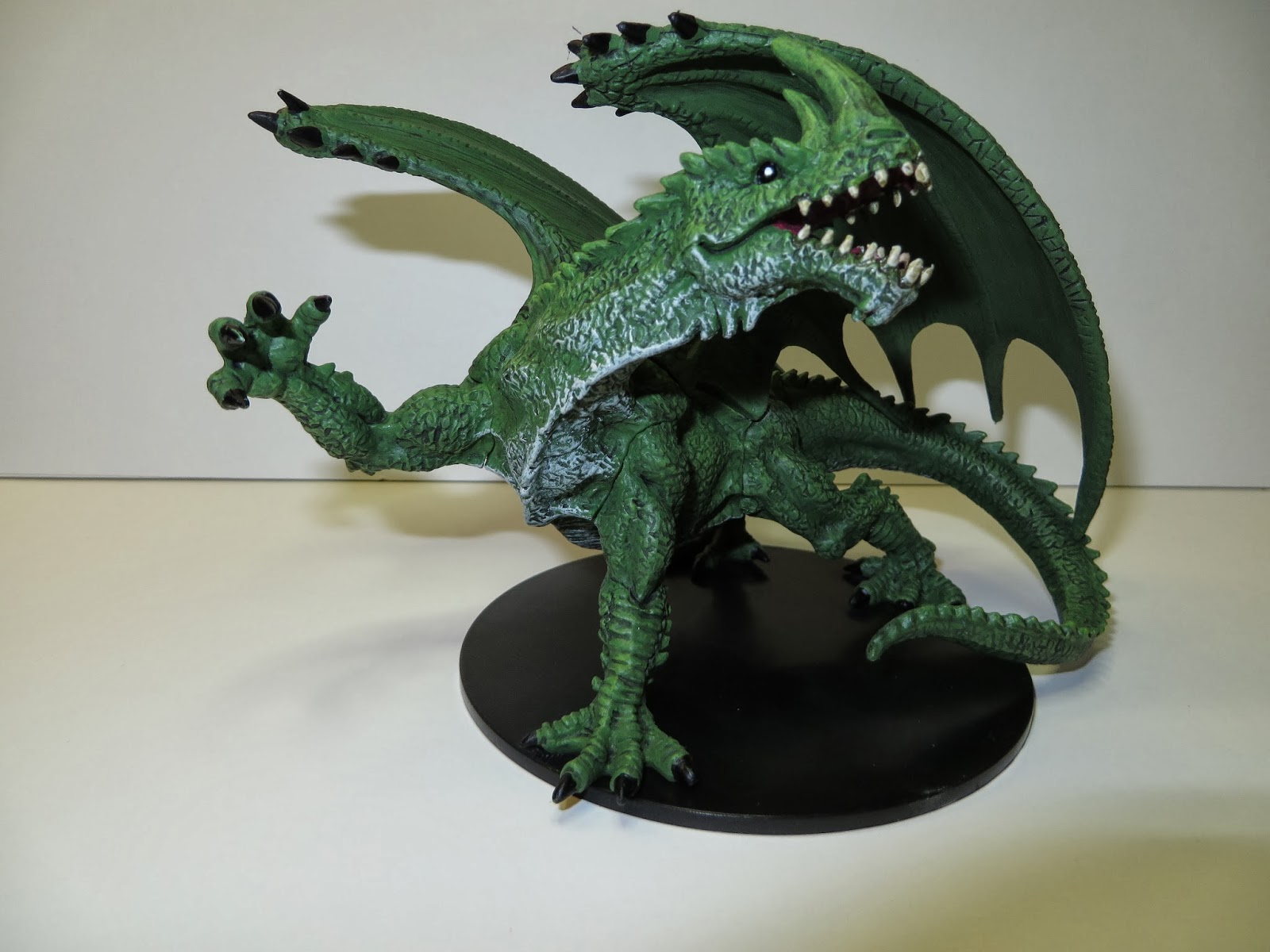 Real Minis: Pathfinder Battles wizkids Legends of Golarian in hand review