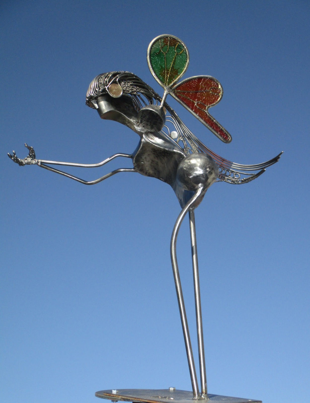Lotz: El sueño de la mariposa - Escultura de técnica mixta Lotz: El sueño de la mariposa - Escultura de técnica mixta