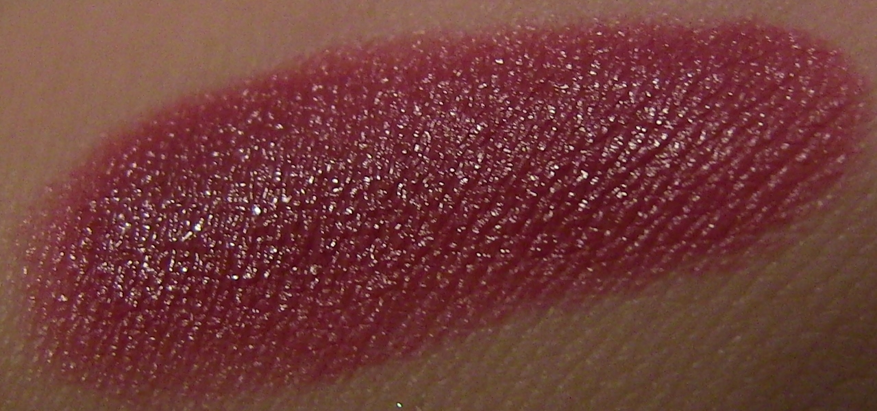 The Lipstick Diva: AVON Extra Lasting Lipstick in Ravishing Rose