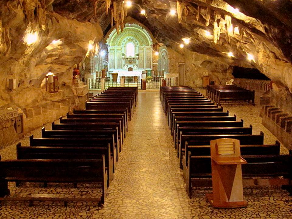 Estradas e caminhos: Bom Jesus da Lapa, um santuário natural na rocha