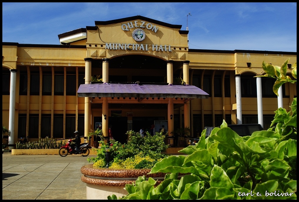 Bukidnon Photo Journal: The Municipal Hall of Quezon, Bukidnon