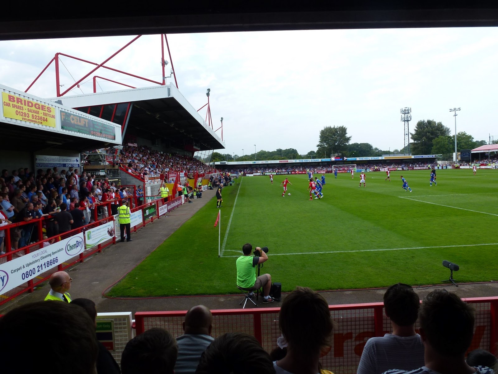 Extreme Football Tourism: ENGLAND: Crawley Town FC