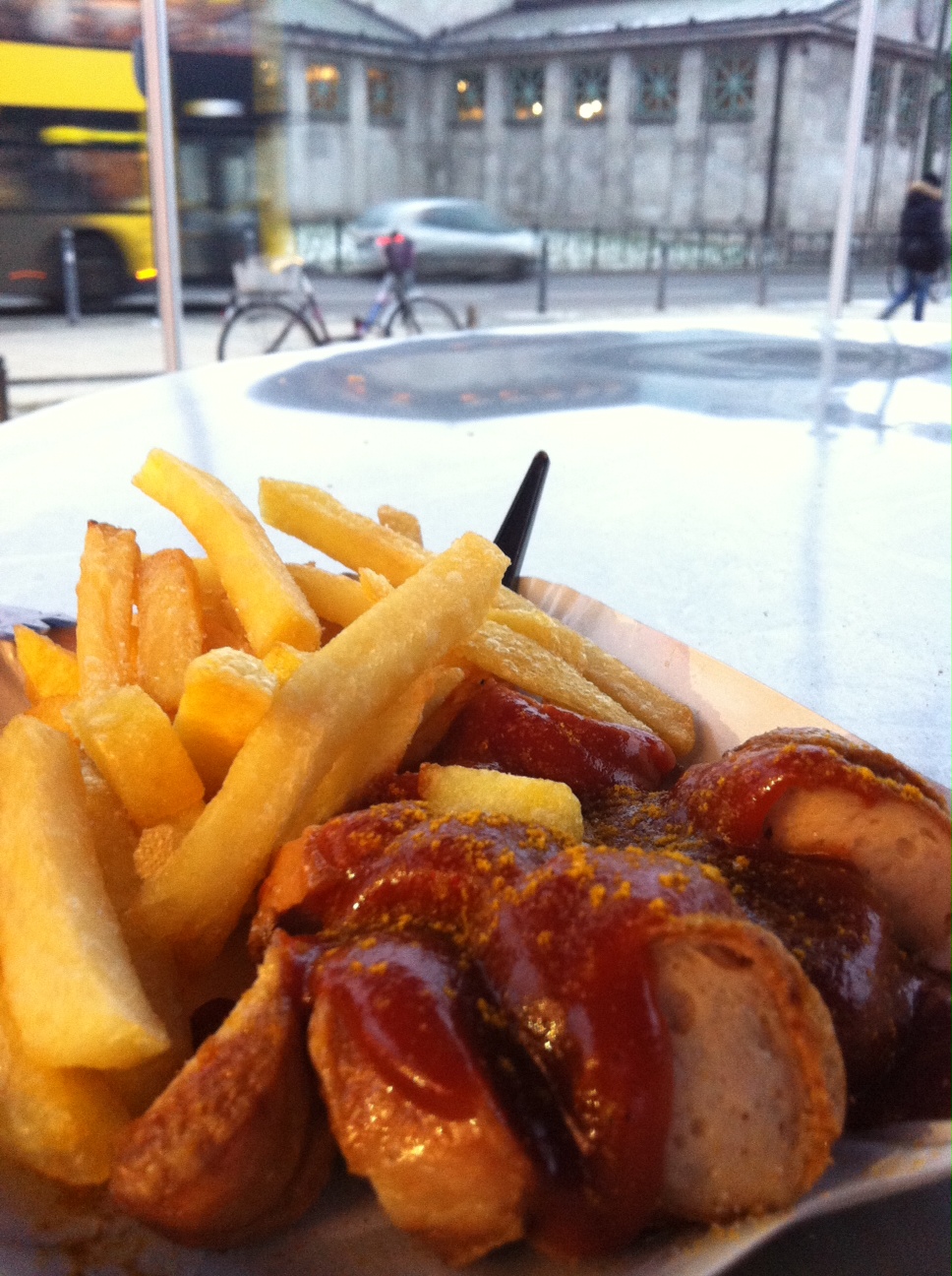 Currywurst mit pommes | On Egin Eta Topa