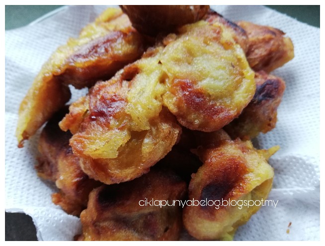 Cempedak goreng, menu petang paling senang disediakan! Memang sedap!