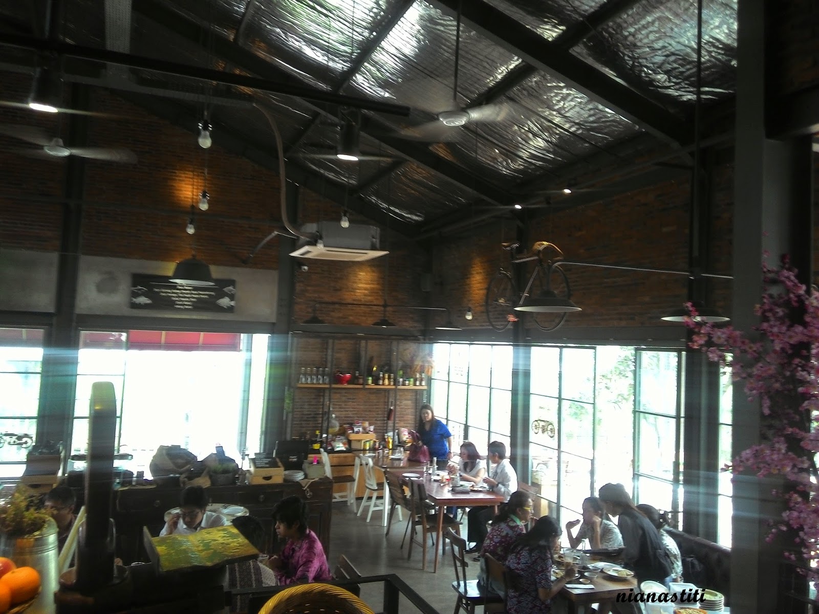 Eat a Lot at Lot 9 Bintaro - LIVING ROOM