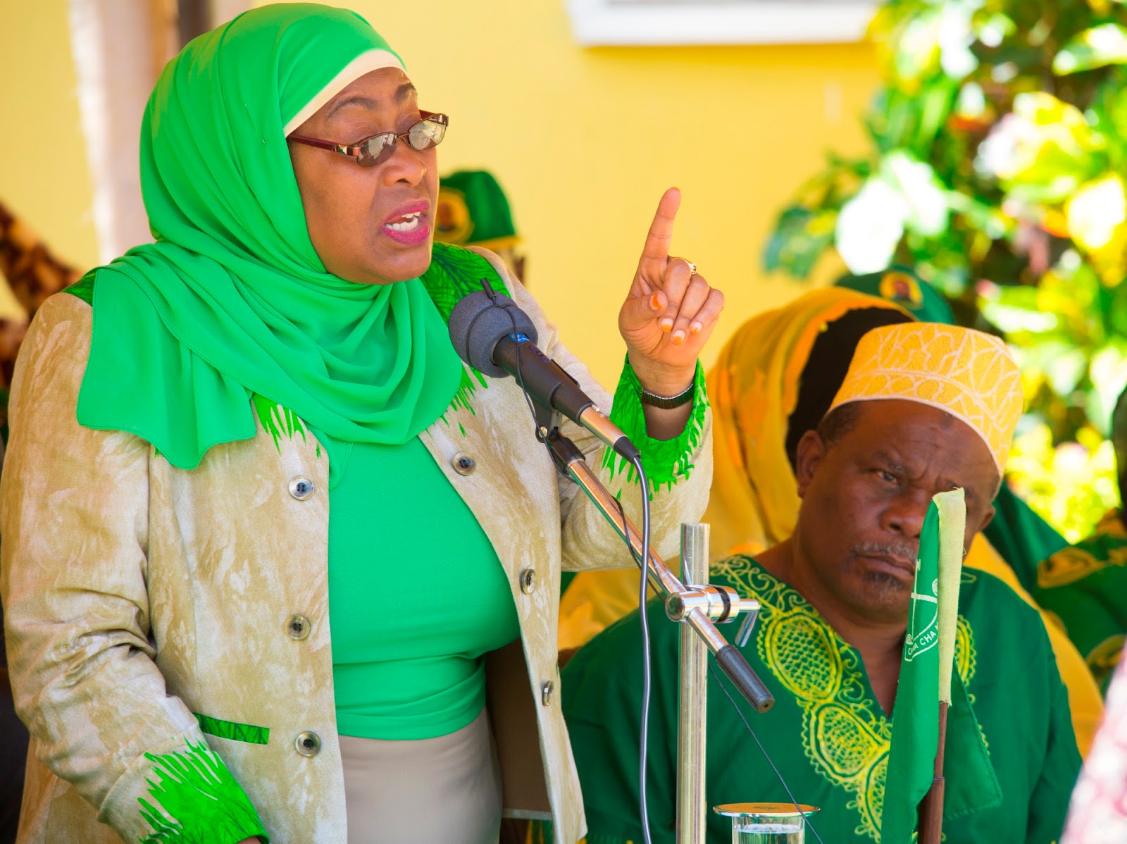 MAMA SAMIA ATOA DARASA LA SIASA KWA WANA CCM KASKAZINI B UNGUJA ...