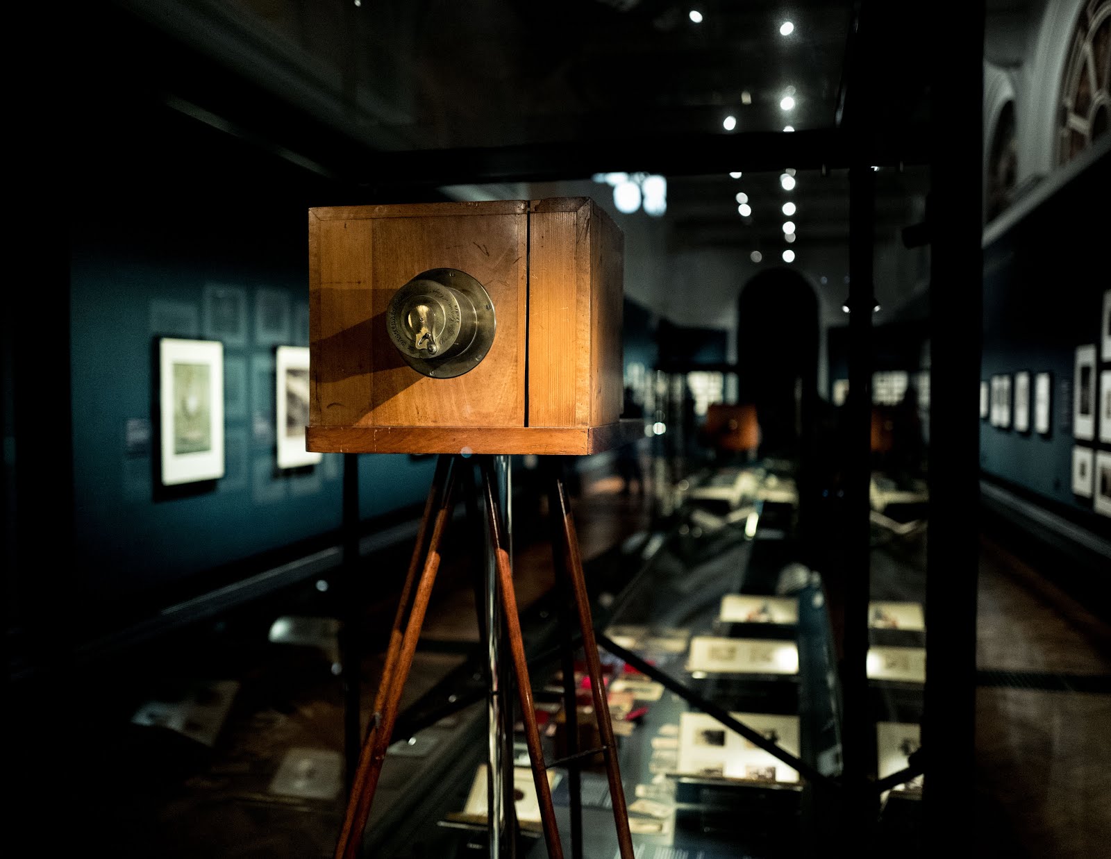 illuminator dot blog: 1840/5 Daguerreotype Camera at the V&A