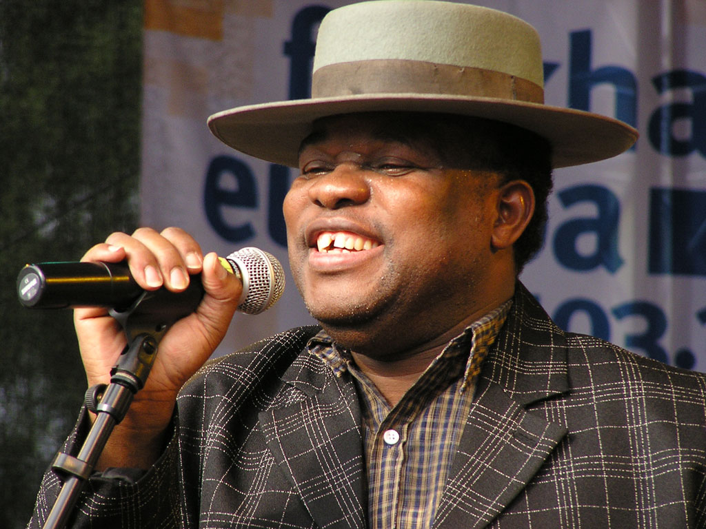 Kanda Bongo Man Headlines 2017 Vodafone African Legends Night