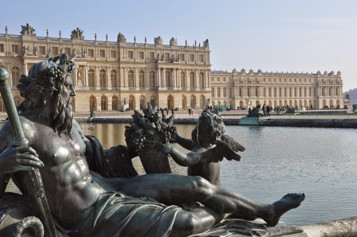 magical video of Versailles...
